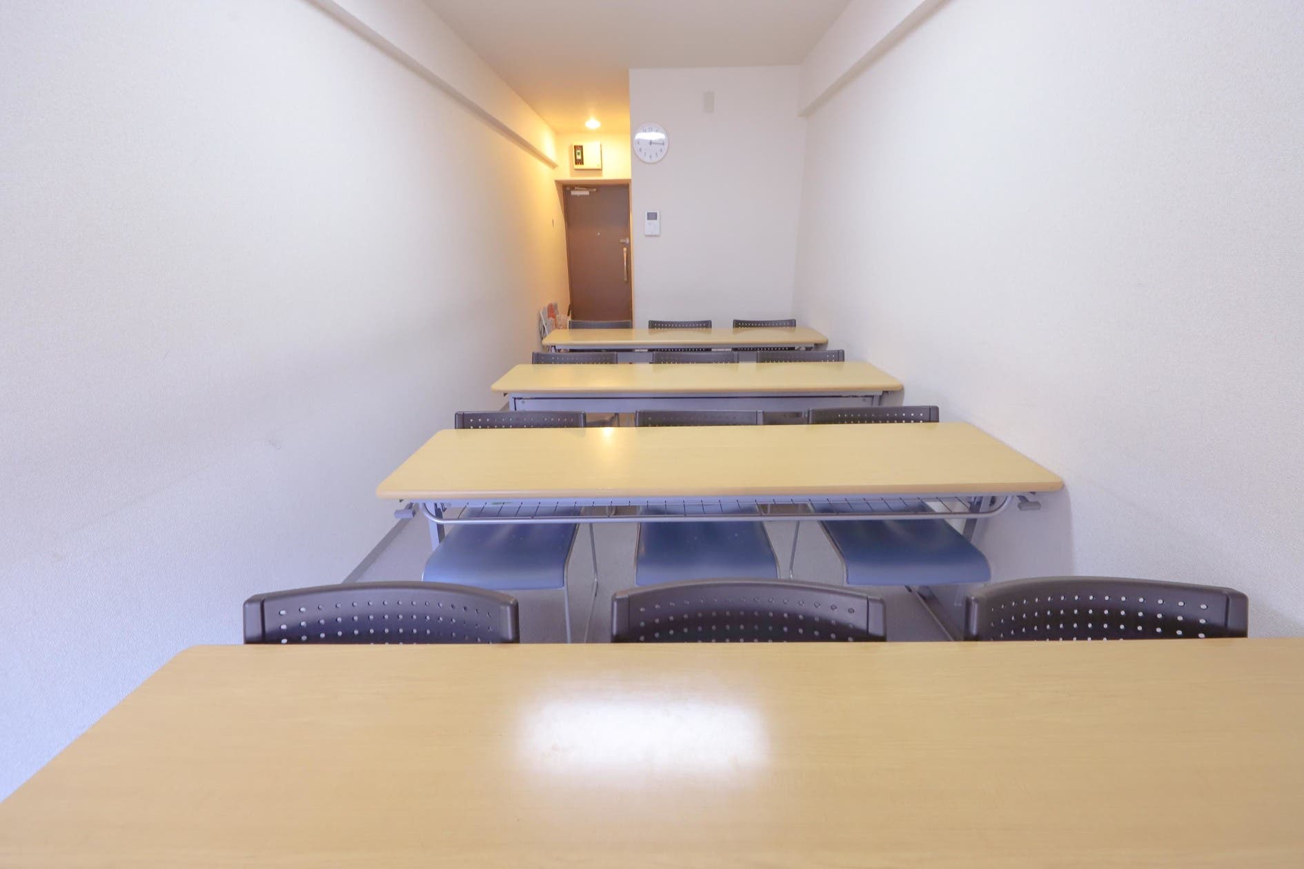 【新宿駅D5出口30秒！13名利用可！】完全個室！綺麗な室内！ホワイトボード完備！コモンズ会議室 新宿西口の写真12