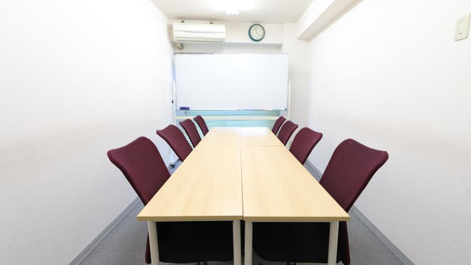 【新宿駅新南口1分!新宿三丁目駅E6出口30秒!10名利用可!】WiFi・ホワイトボード全て無料!コモンズ会議室 新宿高島屋前の写真1