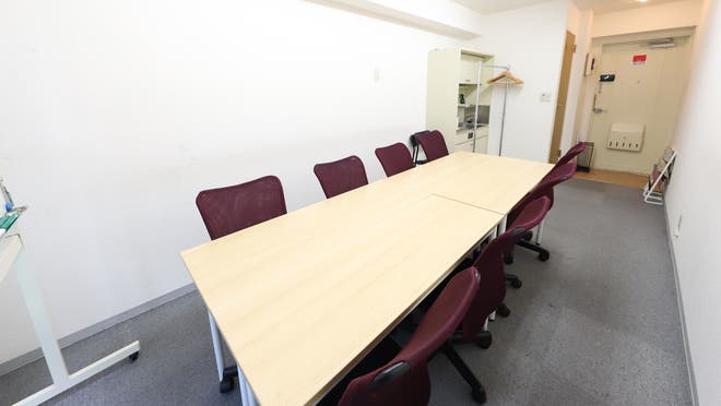 【新宿駅新南口1分!新宿三丁目駅E6出口30秒!10名利用可!】WiFi・ホワイトボード全て無料!コモンズ会議室 新宿高島屋前の写真4