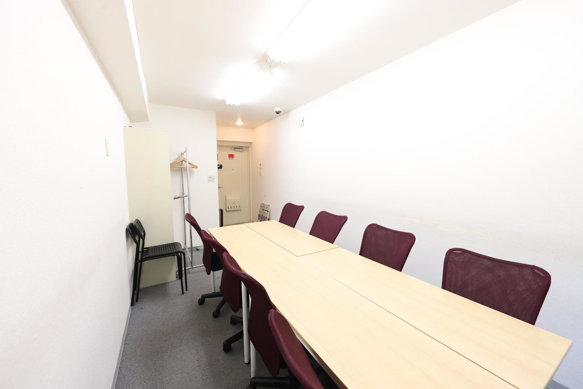 【新宿駅新南口1分！新宿三丁目駅E6出口30秒！10名利用可！】WiFi・ホワイトボード全て無料！コモンズ会議室 新宿高島屋前の写真6