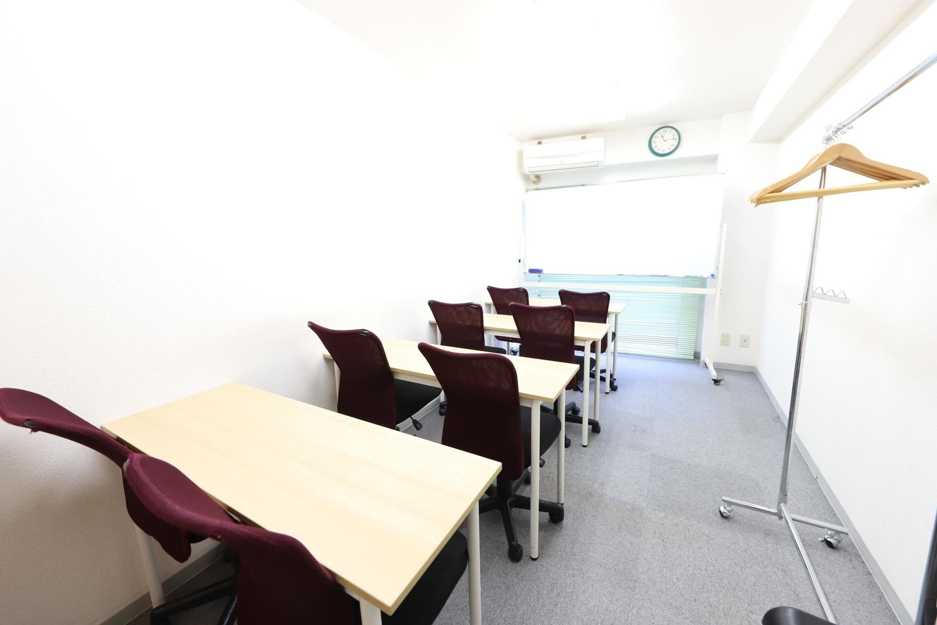 【新宿駅新南口1分！新宿三丁目駅E6出口30秒！10名利用可！】WiFi・ホワイトボード全て無料！コモンズ会議室 新宿高島屋前の写真7