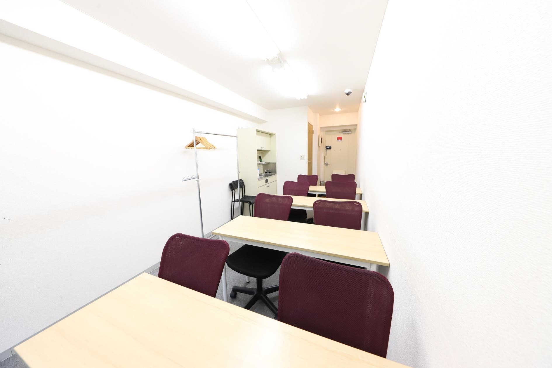 【新宿駅新南口1分！新宿三丁目駅E6出口30秒！10名利用可！】WiFi・ホワイトボード全て無料！コモンズ会議室 新宿高島屋前の写真8