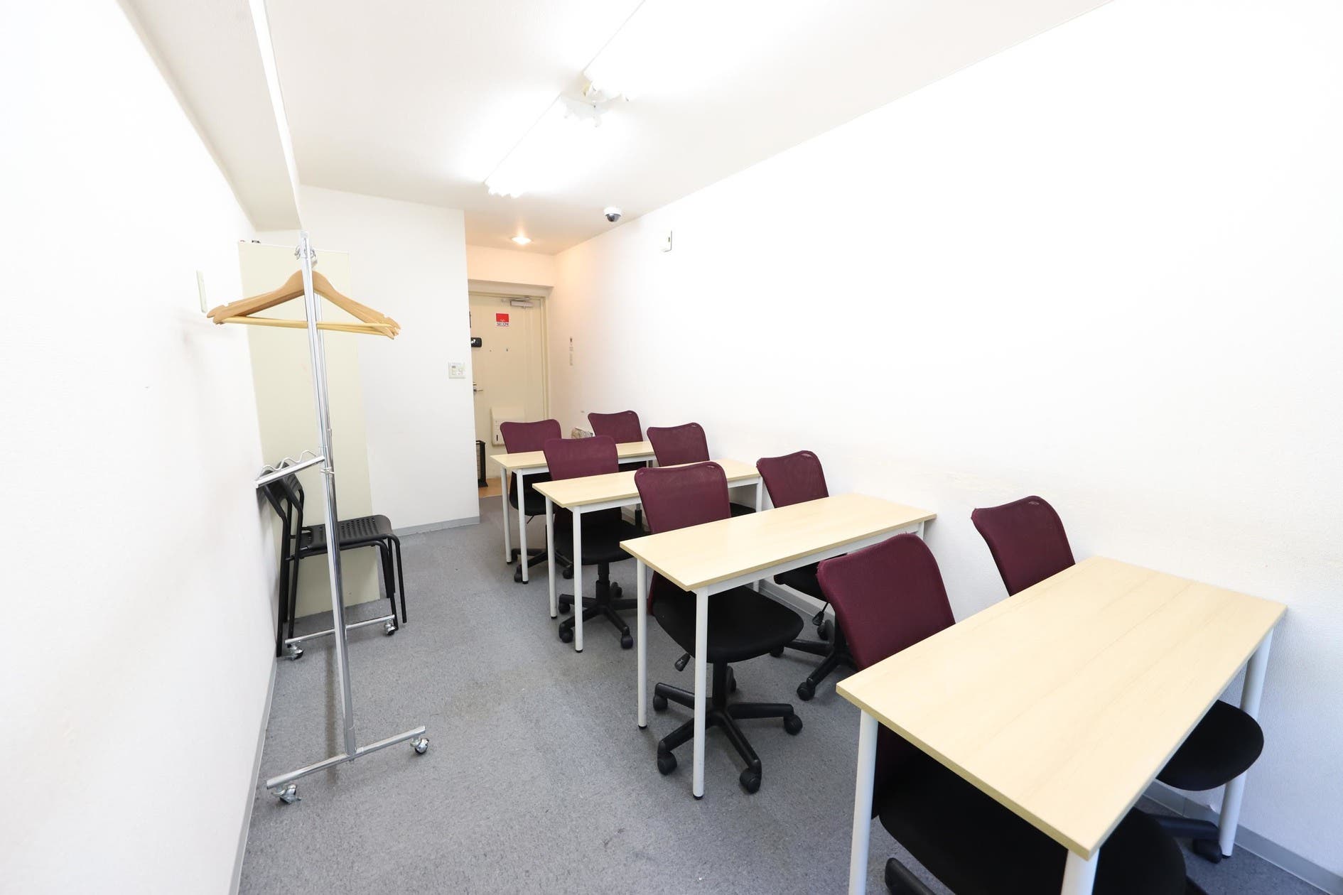 【新宿駅新南口1分！新宿三丁目駅E6出口30秒！10名利用可！】WiFi・ホワイトボード全て無料！コモンズ会議室 新宿高島屋前の写真9