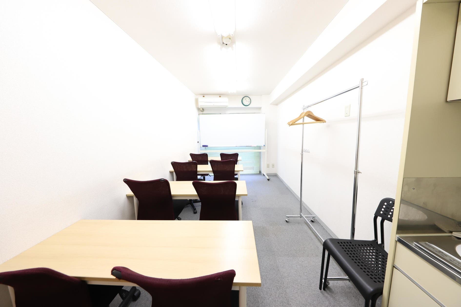 【新宿駅新南口1分！新宿三丁目駅E6出口30秒！10名利用可！】WiFi・ホワイトボード全て無料！コモンズ会議室 新宿高島屋前の写真11