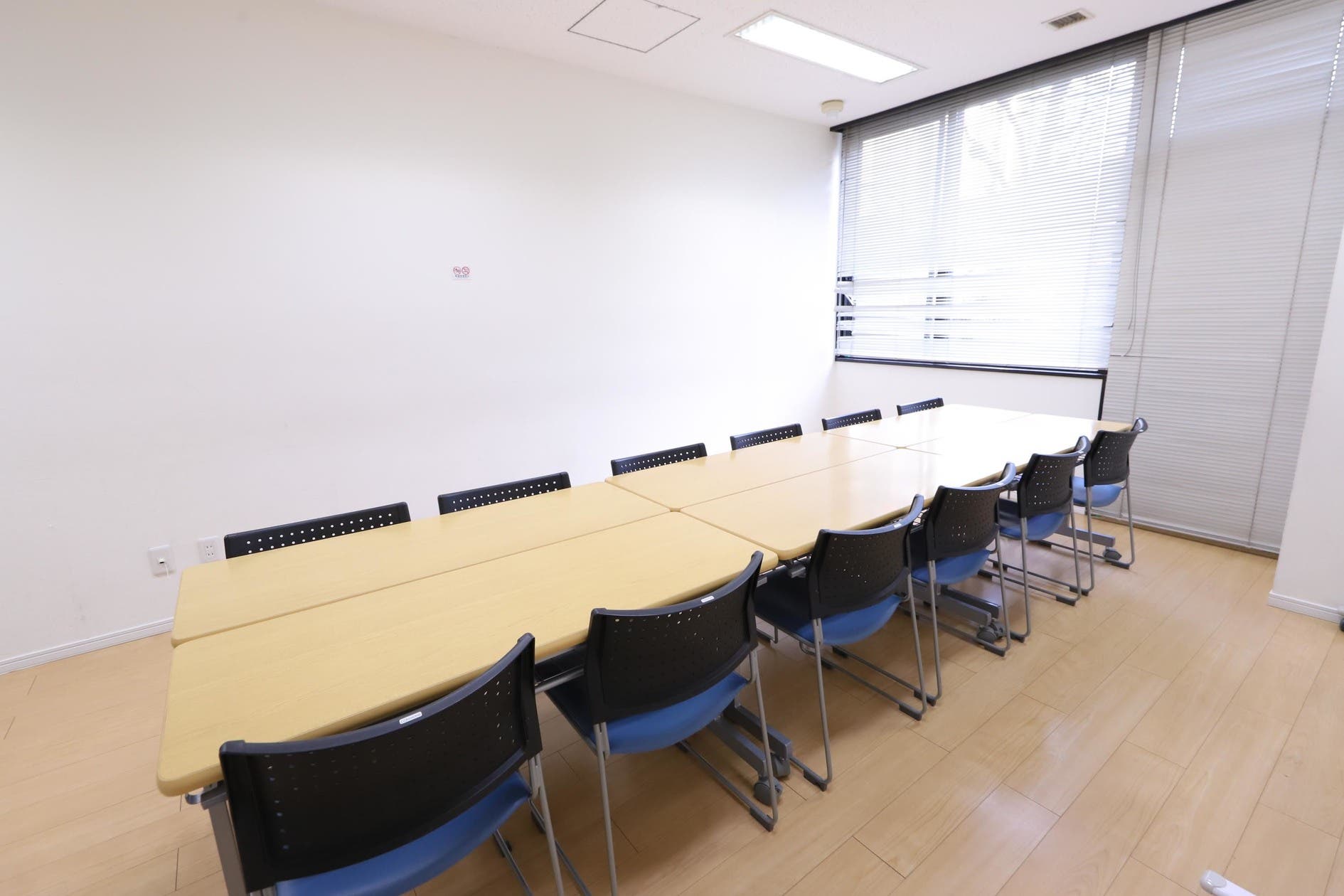 【田町駅三田口5分！三田駅A3出口4分！15名利用可】ホワイトボード完備！リモートワーク、WEB会議に！コモンズ会議室 田町三田の写真5