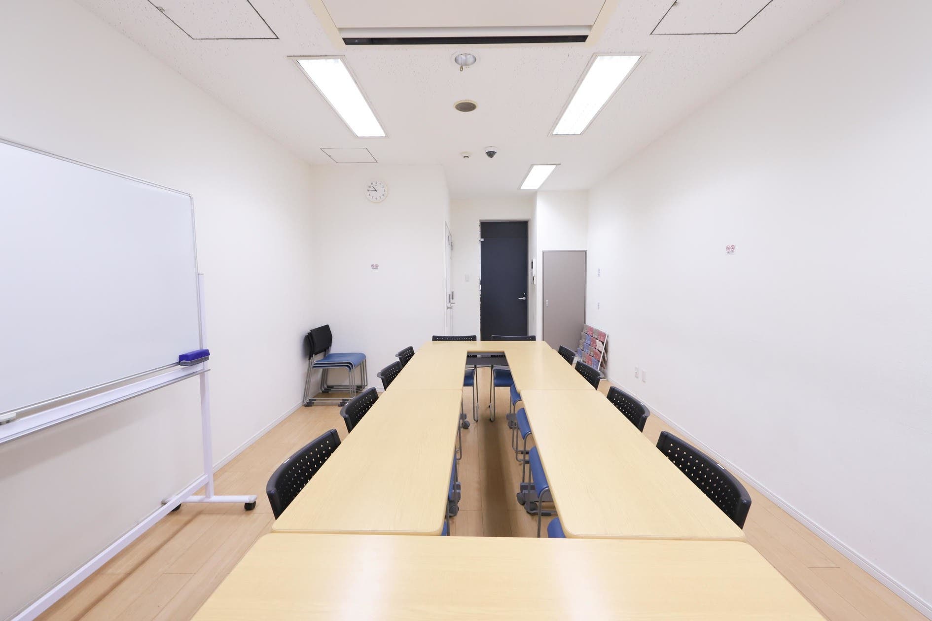 【田町駅三田口5分！三田駅A3出口4分！15名利用可】ホワイトボード完備！リモートワーク、WEB会議に！コモンズ会議室 田町三田の写真8