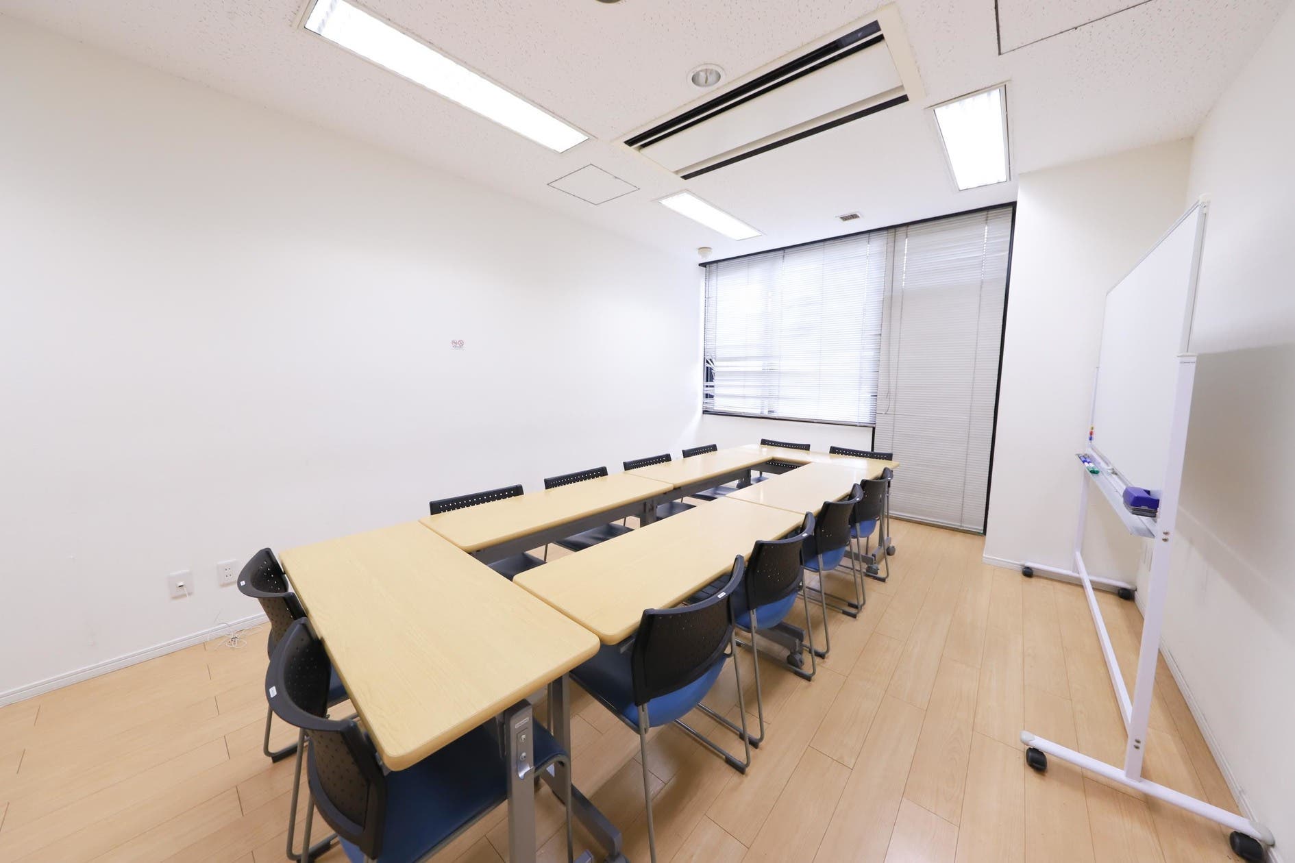 【田町駅三田口5分！三田駅A3出口4分！15名利用可】ホワイトボード完備！リモートワーク、WEB会議に！コモンズ会議室 田町三田の写真9