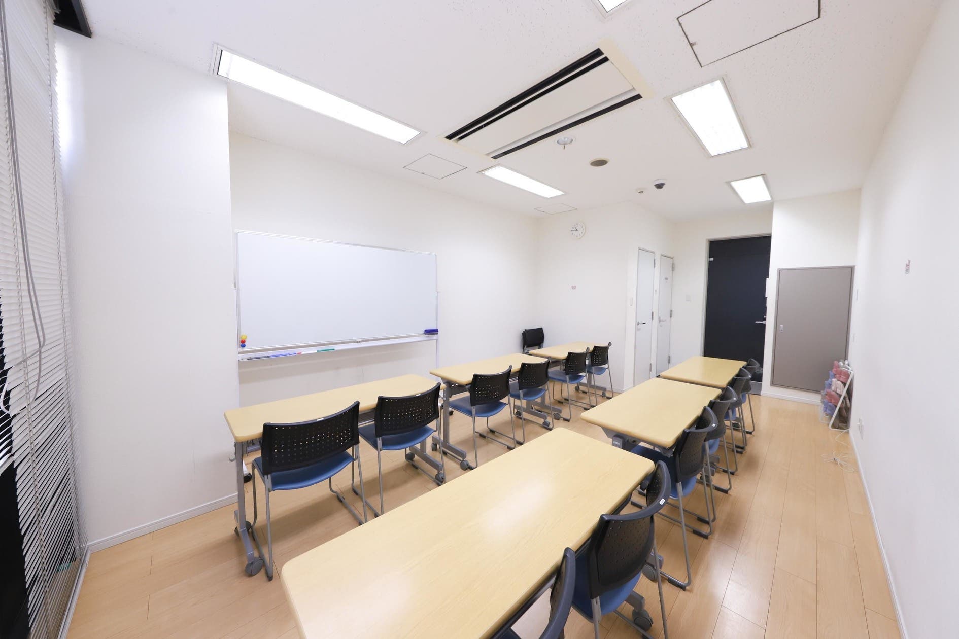 【田町駅三田口5分！三田駅A3出口4分！15名利用可】ホワイトボード完備！リモートワーク、WEB会議に！コモンズ会議室 田町三田の写真13