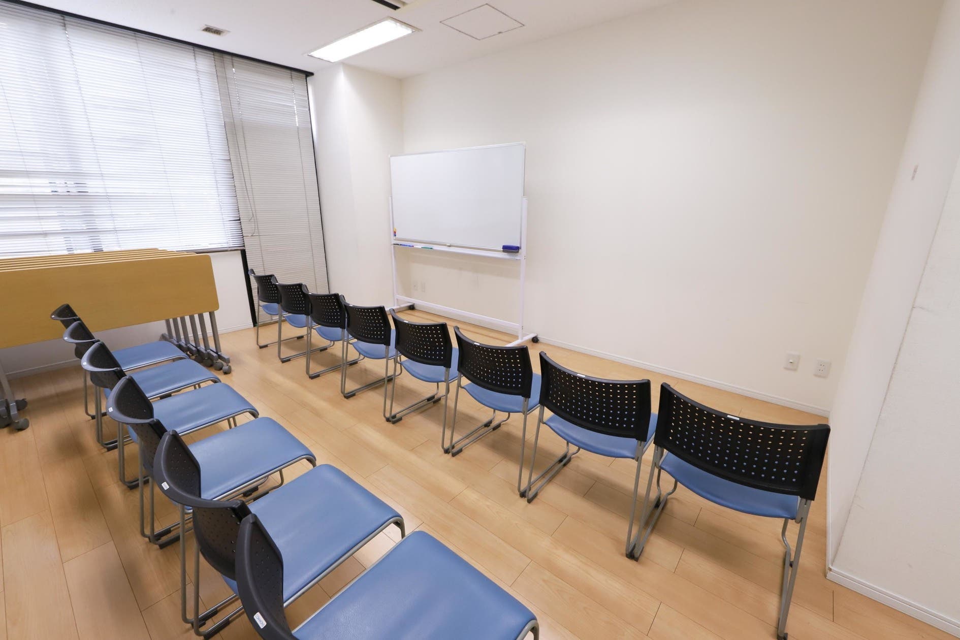【田町駅三田口5分！三田駅A3出口4分！15名利用可】ホワイトボード完備！リモートワーク、WEB会議に！コモンズ会議室 田町三田の写真17