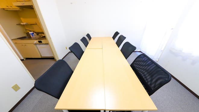 【特別価格!池袋駅5分!12名利用可!】完全個室!綺麗な室内!ホワイトボード完備!コモンズ会議室 池袋東口の写真4