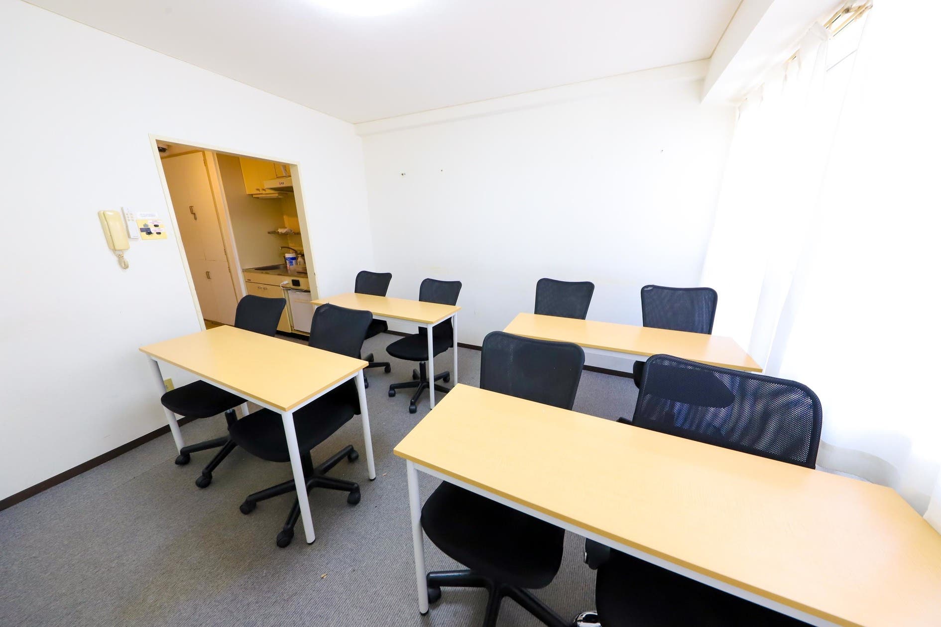 【特別価格！池袋駅5分！12名利用可！】完全個室！綺麗な室内！ホワイトボード完備！コモンズ会議室 池袋東口の写真6