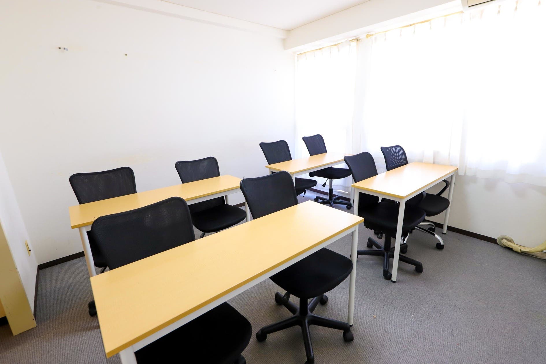 【特別価格！池袋駅5分！12名利用可！】完全個室！綺麗な室内！ホワイトボード完備！コモンズ会議室 池袋東口の写真8