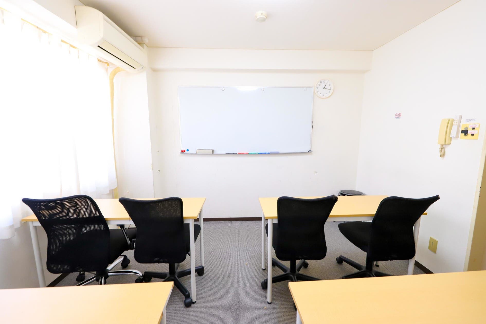 【特別価格！池袋駅5分！12名利用可！】完全個室！綺麗な室内！ホワイトボード完備！コモンズ会議室 池袋東口の写真10