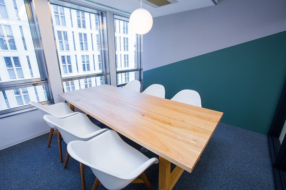 MOUTAIN【大阪本町駅徒歩1分】定員6名｜動画撮影🎥｜作業スペース｜毎回清掃🧹｜テレワーク💻｜除菌グッズ完備✨｜光回線導入🌠の写真2