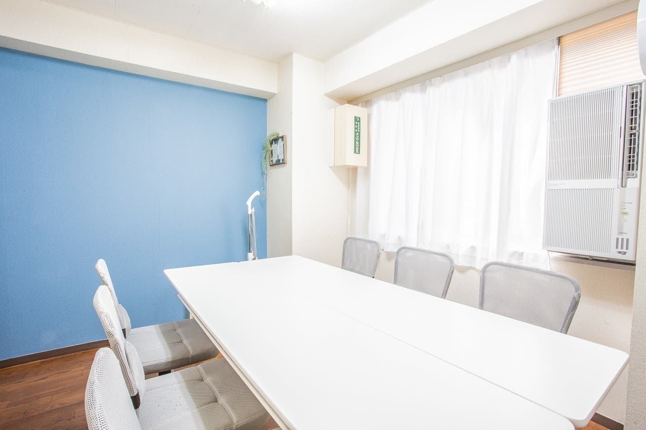 【新宿三丁目駅E2出口1分！新宿駅6分！8名】完全個室！綺麗な室内！WiFi・ホワイトボード全て無料！コモンズ会議室 新宿三丁目の写真5