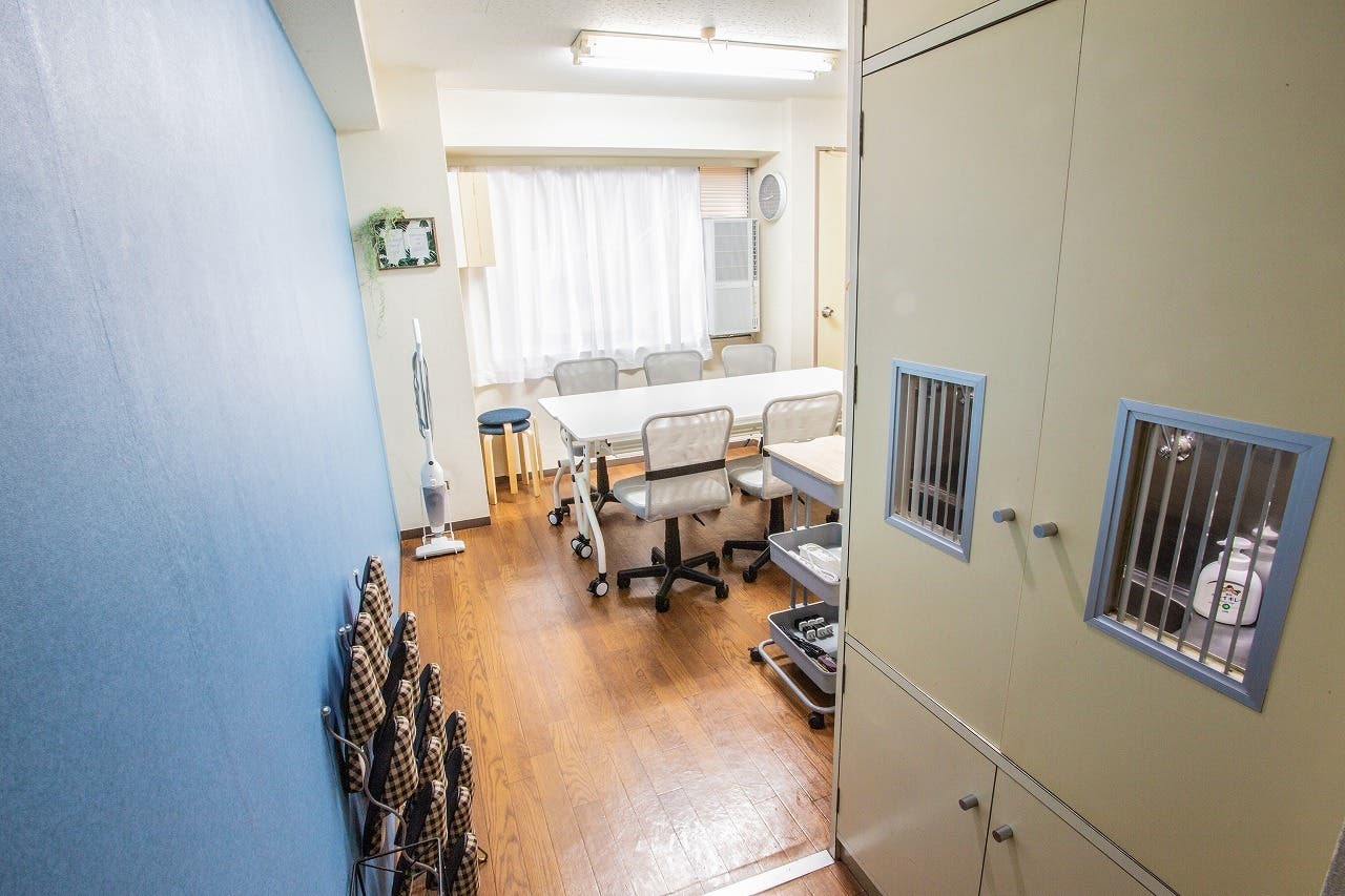 【新宿三丁目駅E2出口1分！新宿駅6分！8名】完全個室！綺麗な室内！WiFi・ホワイトボード全て無料！コモンズ会議室 新宿三丁目の写真12