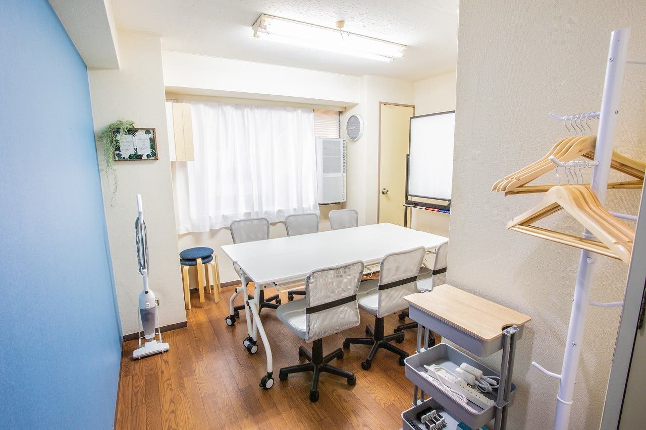 【新宿三丁目駅E2出口1分！新宿駅6分！8名】完全個室！綺麗な室内！WiFi・ホワイトボード全て無料！コモンズ会議室 新宿三丁目の写真13