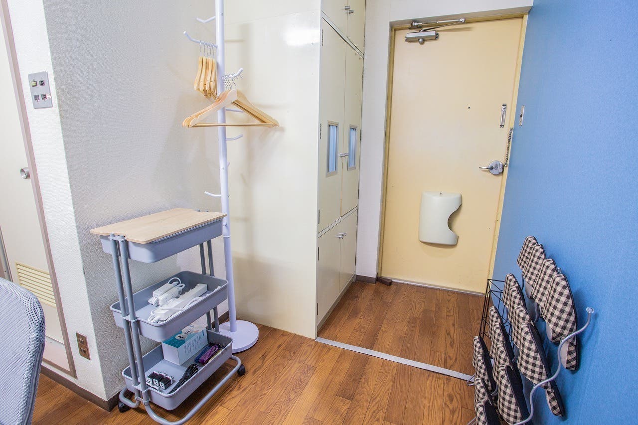 【新宿三丁目駅E2出口1分！新宿駅6分！8名】完全個室！綺麗な室内！WiFi・ホワイトボード全て無料！コモンズ会議室 新宿三丁目の写真14