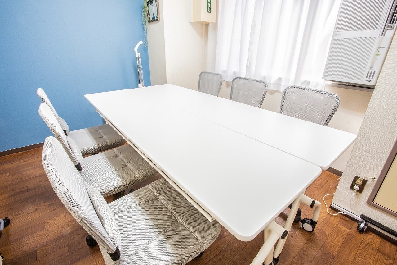 【新宿三丁目駅E2出口1分！新宿駅6分！8名】完全個室！綺麗な室内！WiFi・ホワイトボード全て無料！コモンズ会議室 新宿三丁目の写真15