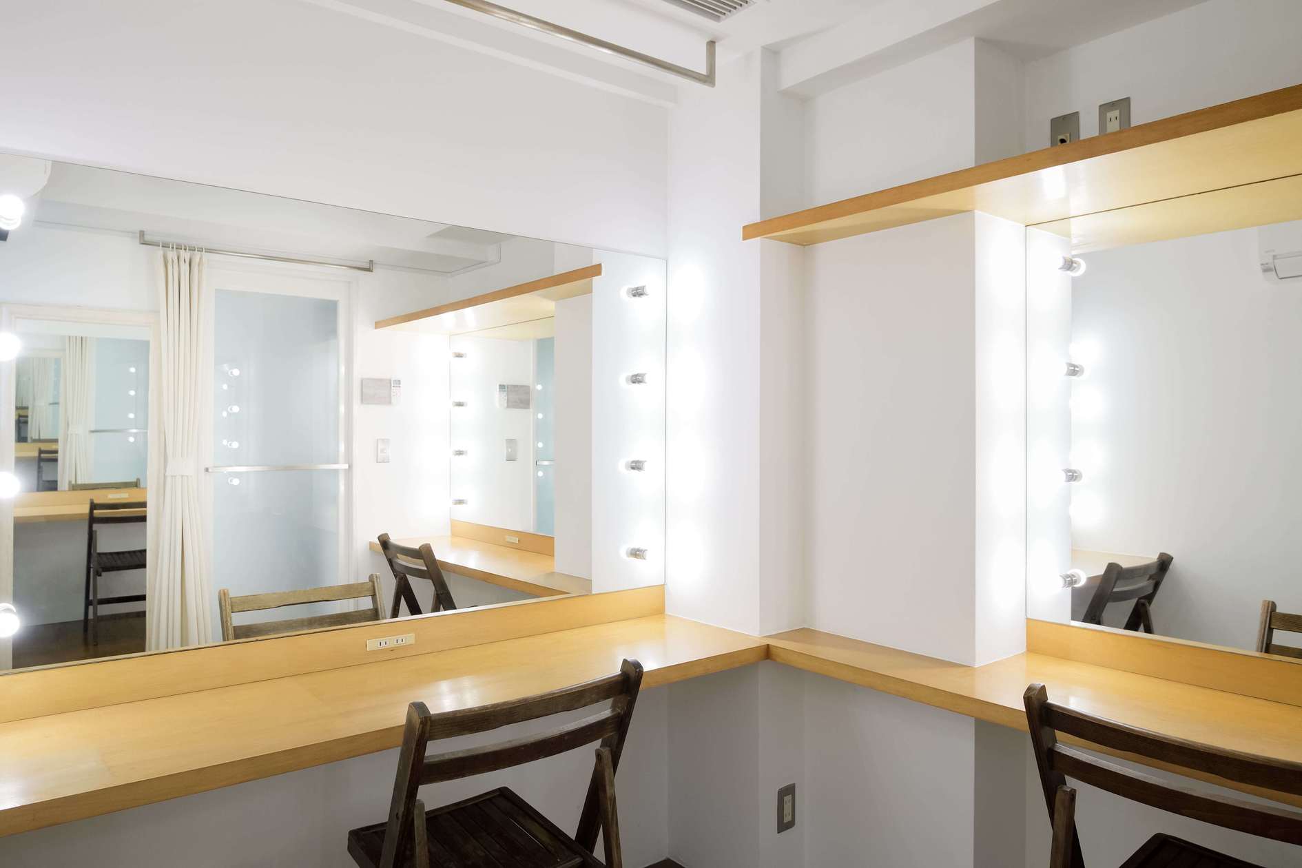 【目黒駅10分】メイク室つき白ホリゾント貸しスペースの写真9