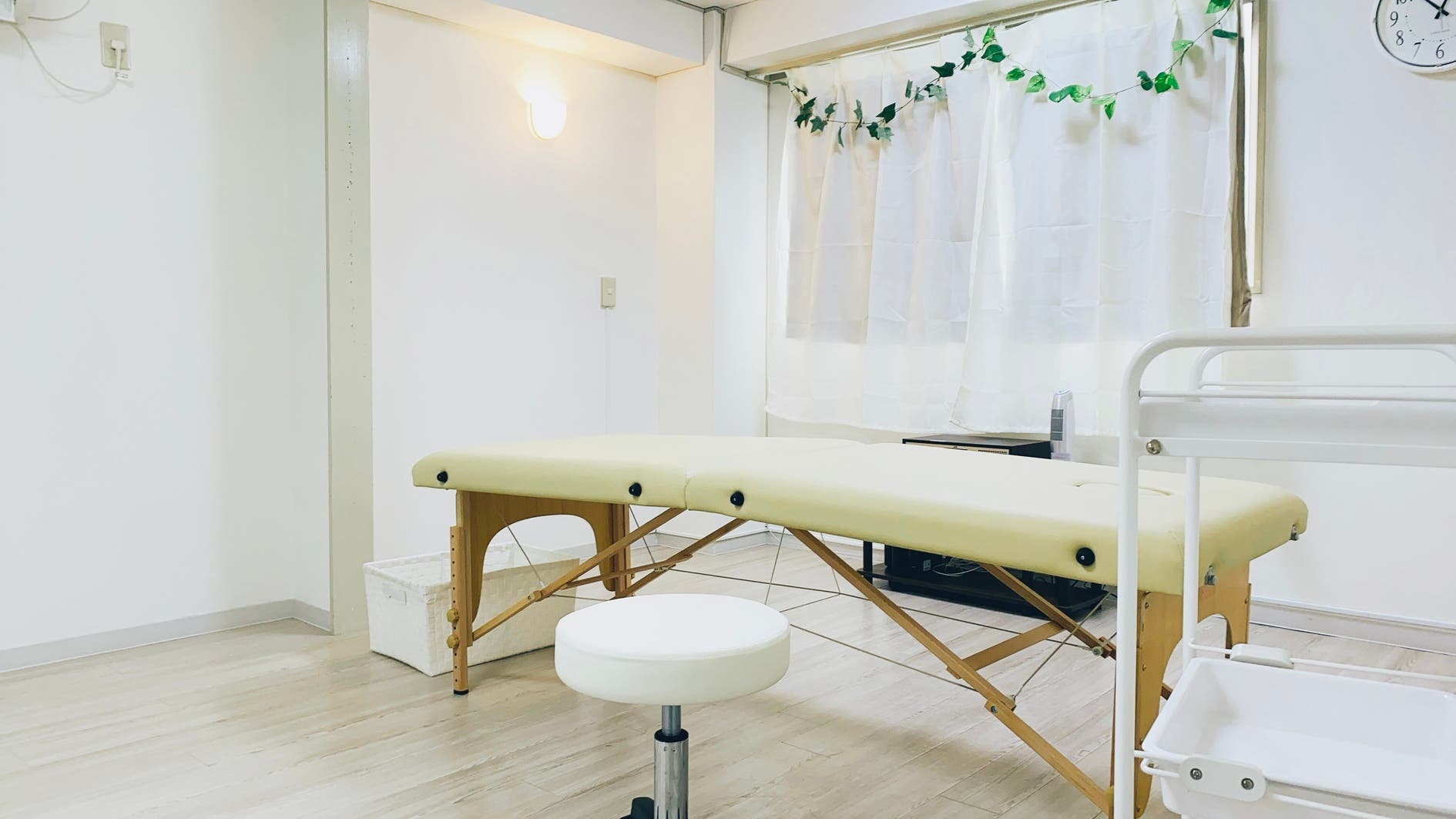 《サロン・ド・ビー》記念価格✨整体ベッド/スツール/ワゴン/Wi-Fi・音楽プレイヤー貸出無料！の写真2