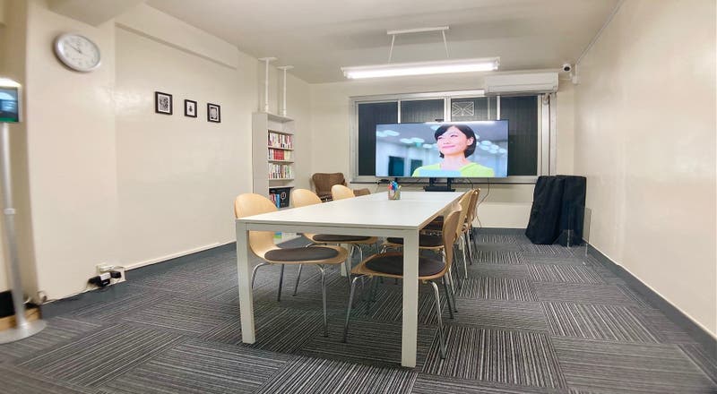 【神田 HB会議室】神田駅徒歩3分他★大型TV・高速Wi-Fi無料★テレワーク・会議・レッスン・撮影・ゲーム・施術等にどうぞ！