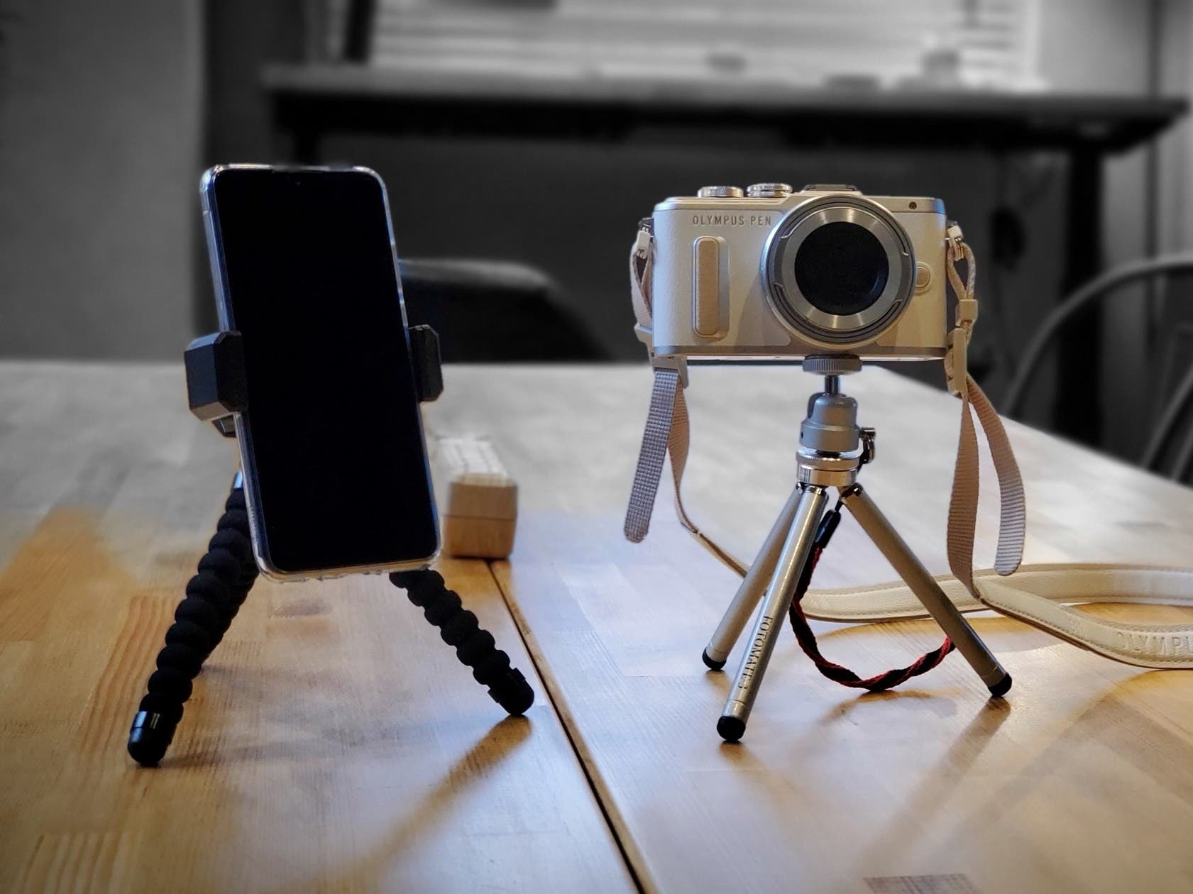 【カフェ風】充実設備🚃北浜5分👢土足OK✨光&有線LAN🪞ミラー🎥プロジェクタ☀二面採光🖥️モニター4台【会議室】の写真27