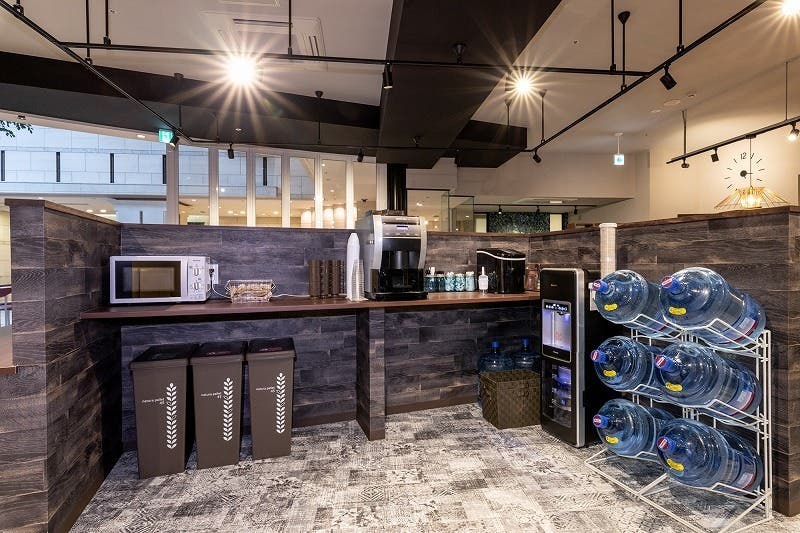 【JR千葉駅徒歩１分】千葉駅前 ６名用会議室 打合せやWEB会議✨#Wi-Fi #電源 #ホワイトボード #フリードリンクの写真2