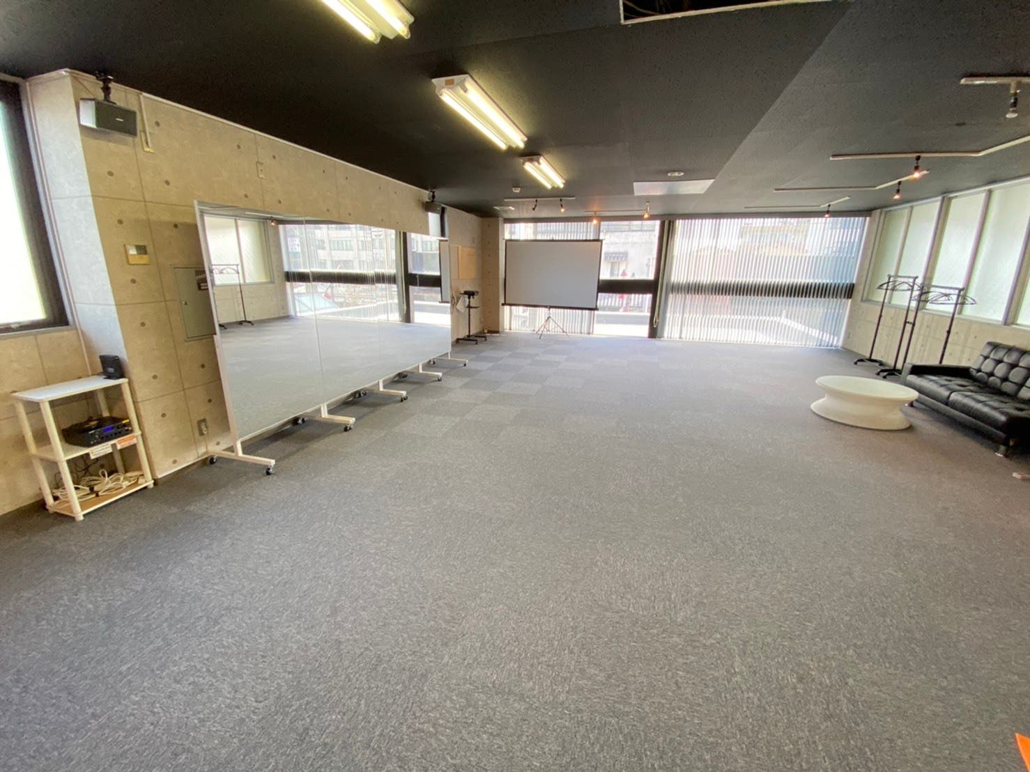 駐車場完備 【24時間ダンスができるスタジオ】当日予約//1時間からご利用OK!//大型鏡//Free Wi-Fiの写真4