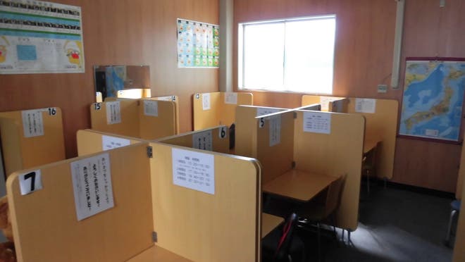 中高生~成人・抜群の学習環境「自習室&コワーキングスペース」の写真2