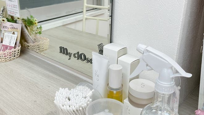 自然光の入るヘアセットブース!ヘアメイク・メイクレッスン・ネイル・パーソナルカラー診断・パウダールーム利用に!の写真8