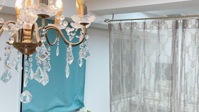 自然光の入るヘアセットブース!ヘアメイク・メイクレッスン・ネイル・パーソナルカラー診断・パウダールーム利用に!の写真5