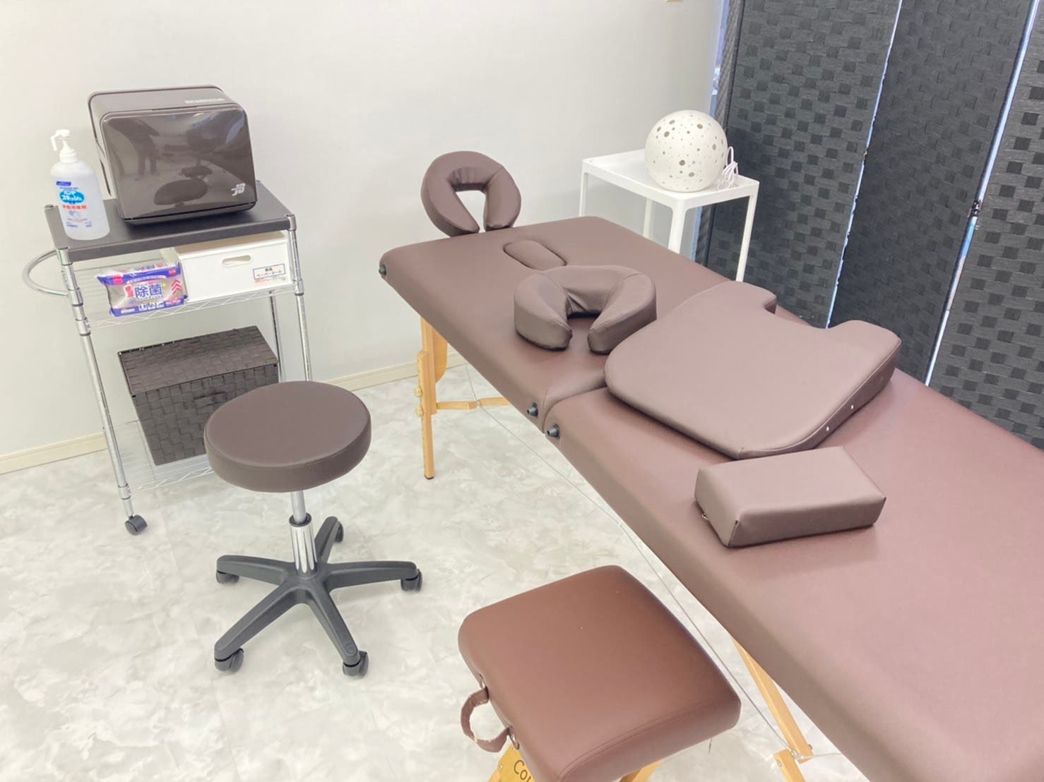 西鉄久留米駅3分★1時間からご利用可能★無料備品充実★出張エステ//ネイル//整体//独立を応援する【ブーン久留米】の写真1