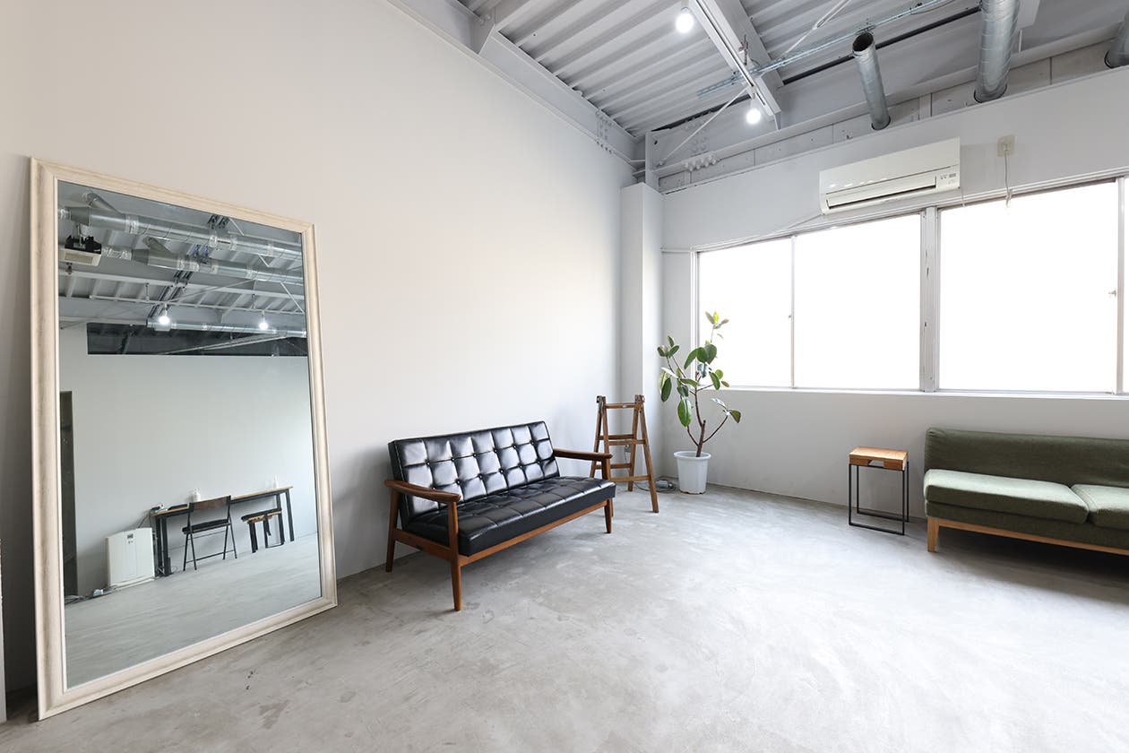 2025年7月更新 屋上&白壁2フロア モルタル床のシンプルな空間！無料撮影機材も充実!!  屋上(白壁)も使えます。の写真14