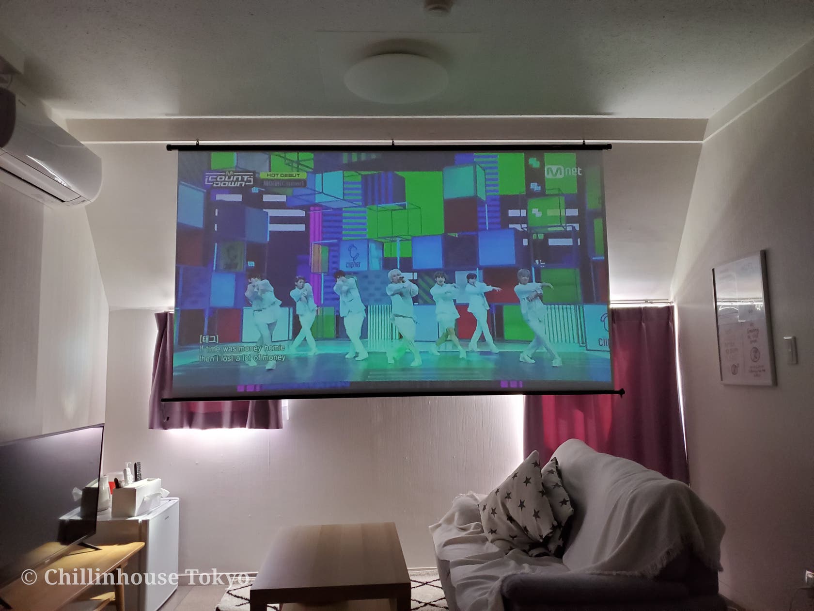 プロジェクター、１００インチスクリーンの画像2