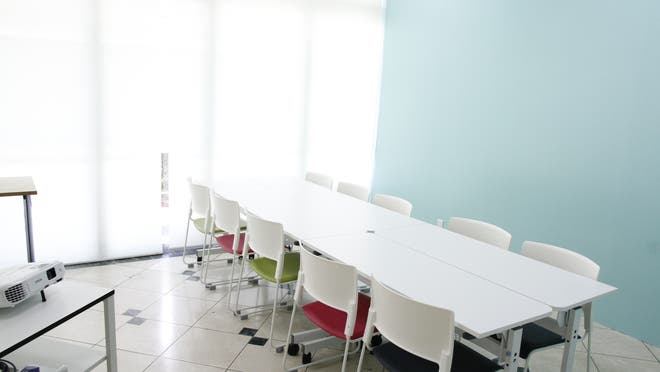 【小禄駅徒歩2分】定員10+α名!プロジェクター含む備品・高速Wi-Fi無料!小禄202会議室の写真6