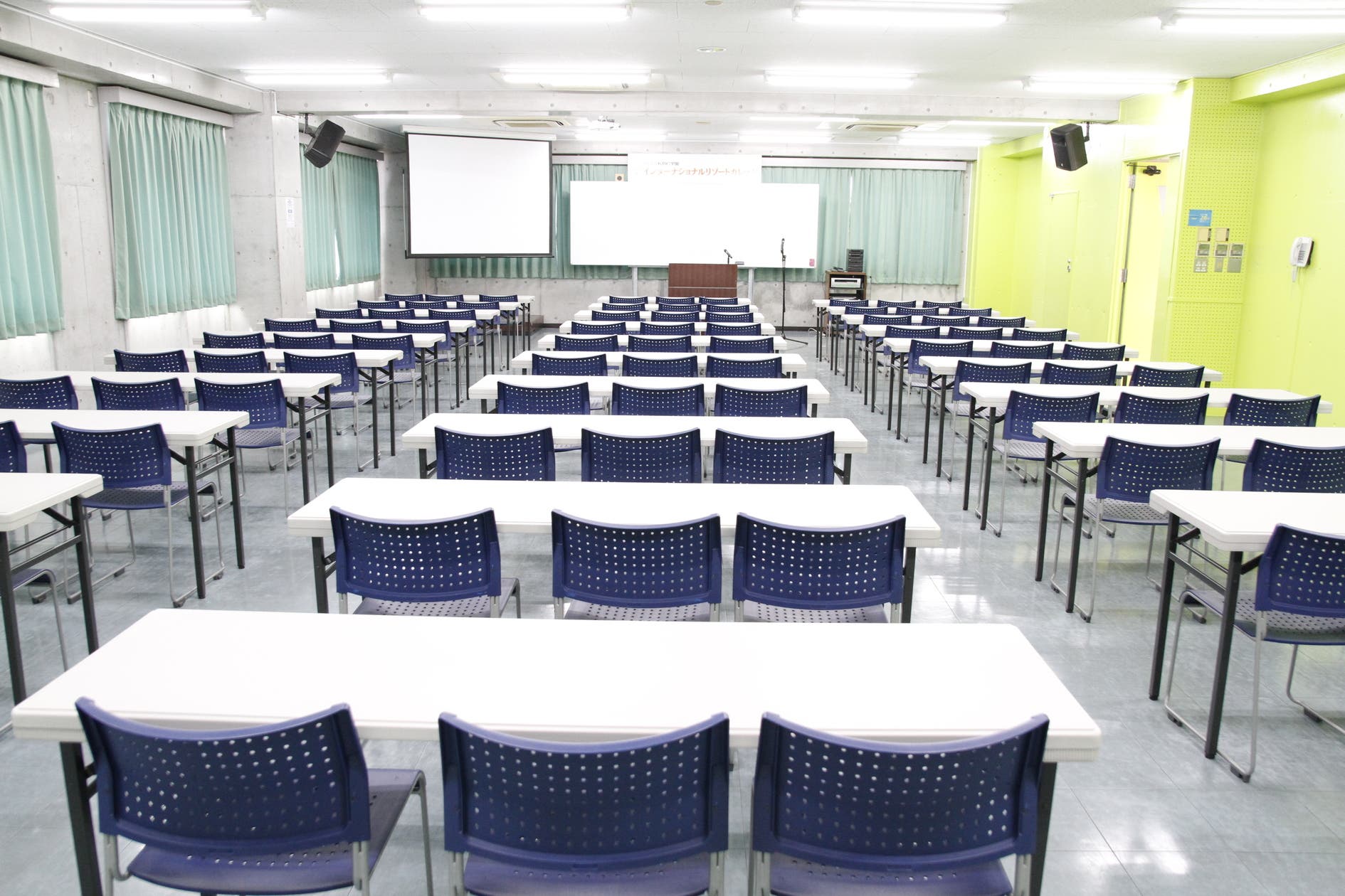 【小禄駅徒歩2分】定員90＋α名！プロジェクター含む備品・高速Wi-Fi無料！小禄701会議室の写真5