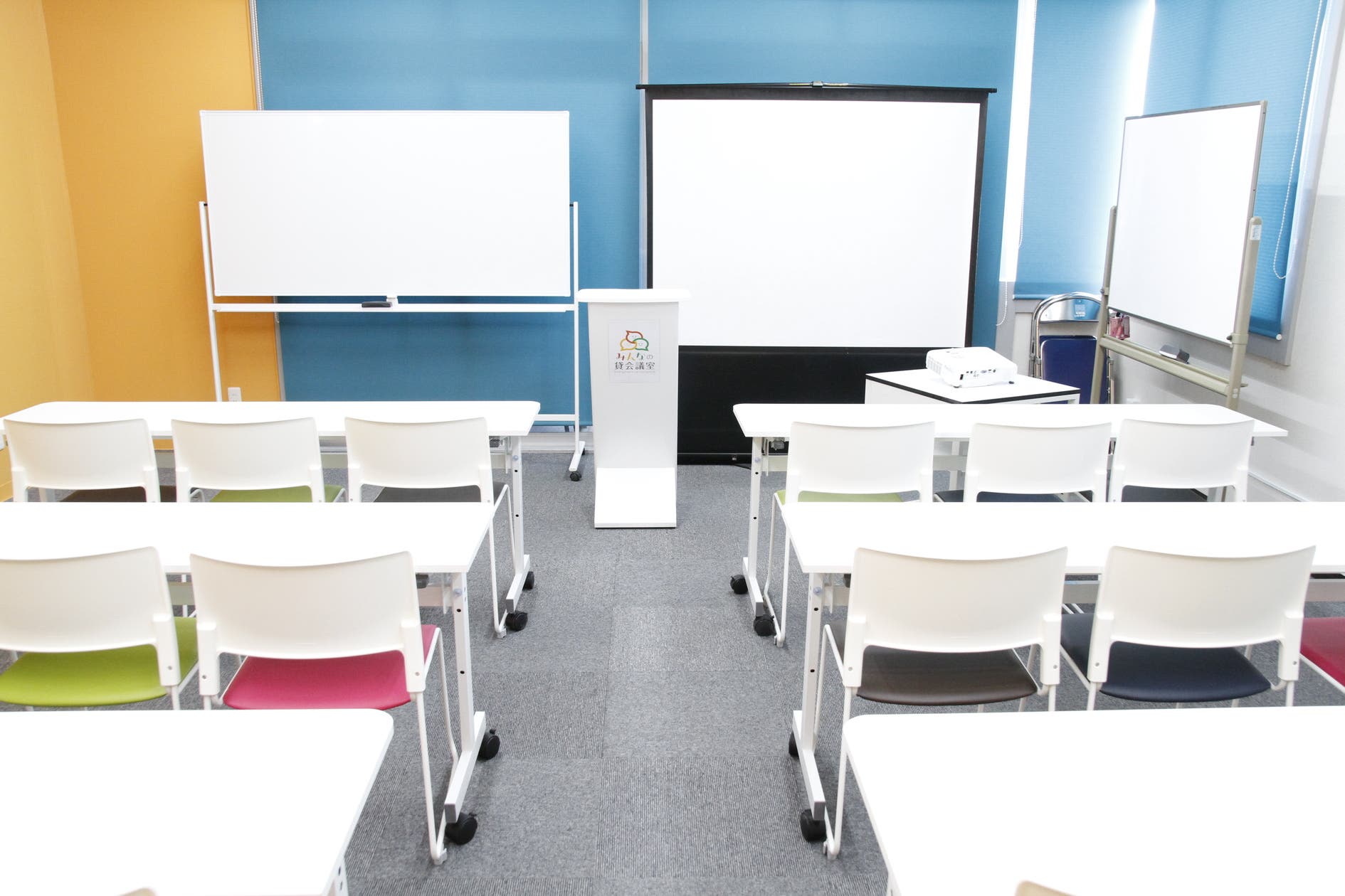 【小禄駅徒歩2分】定員18＋α名！プロジェクター含む備品・高速Wi-Fi無料！小禄702会議室の写真10