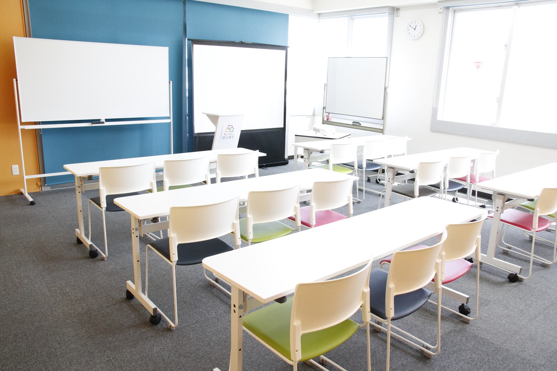 【小禄駅徒歩2分】定員18＋α名！プロジェクター含む備品・高速Wi-Fi無料！小禄702会議室の写真12