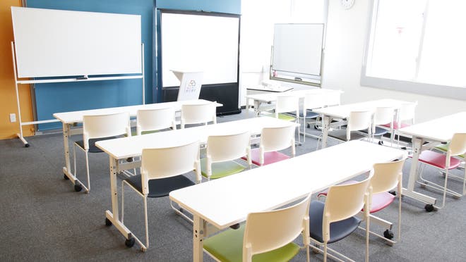 【小禄駅徒歩2分】定員18+α名!プロジェクター含む備品・高速Wi-Fi無料!小禄702会議室の写真12