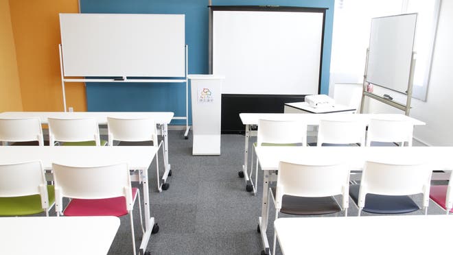 【小禄駅徒歩2分】定員18+α名!プロジェクター含む備品・高速Wi-Fi無料!小禄702会議室の写真4