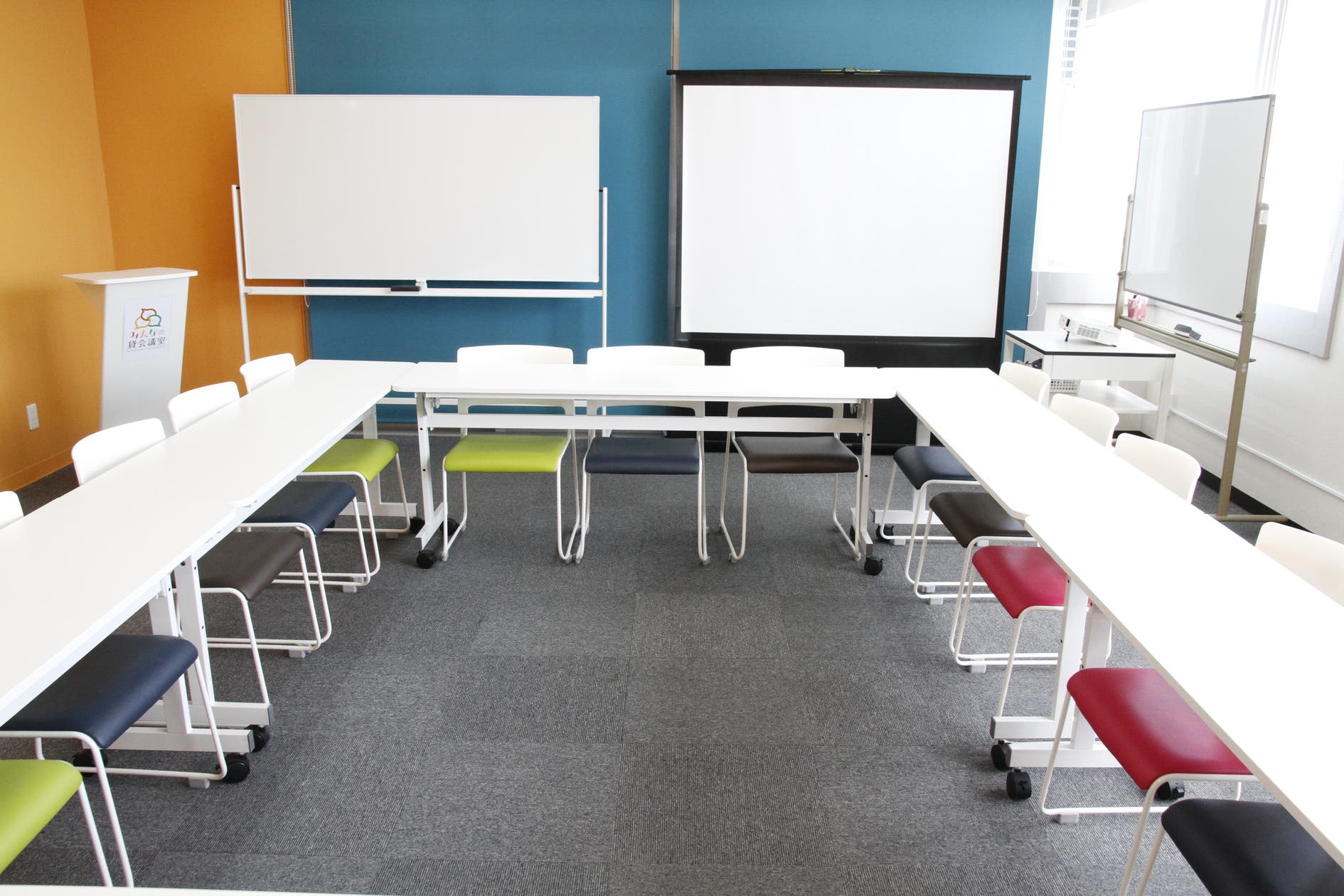 【小禄駅徒歩2分】定員18＋α名！プロジェクター含む備品・高速Wi-Fi無料！小禄702会議室の写真15
