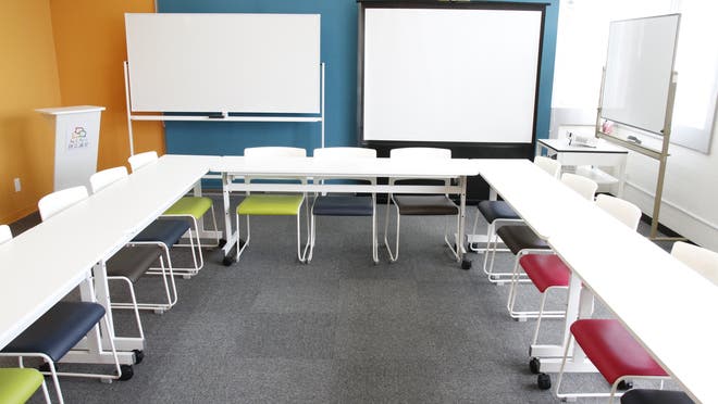 【小禄駅徒歩2分】定員18+α名!プロジェクター含む備品・高速Wi-Fi無料!小禄702会議室の写真15