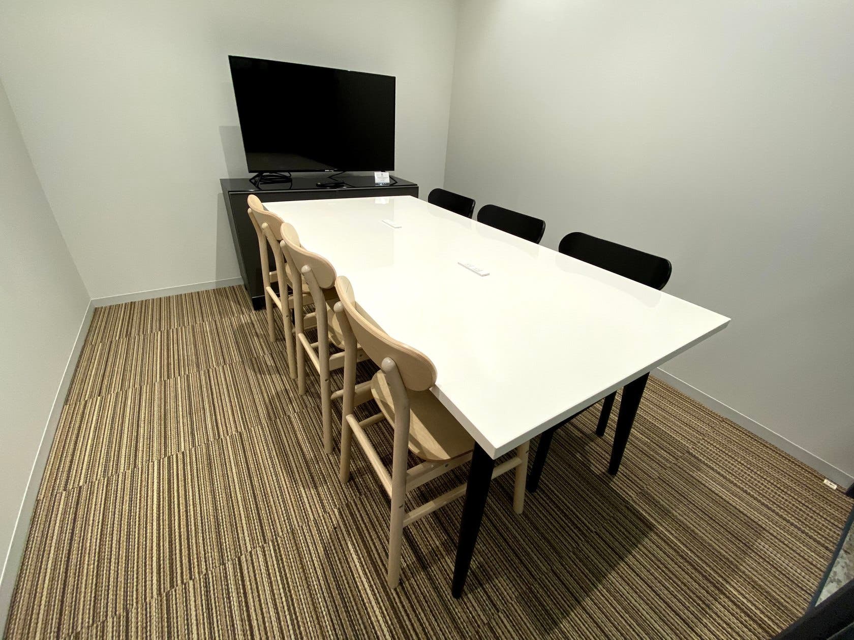 貸し会議室【8人部屋】 - ATOMica - 宮崎市中心部【宮崎ナナイロ東館8階】※MEGAドンキのビルです。の写真5