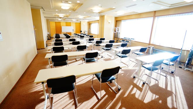 【レンタルスペース@名鉄 小牧駅②】36名収容♪光Wi-Fi/プロジェクタ/マイク無料!会議/セミナー/研修/撮影/動画配信の写真1