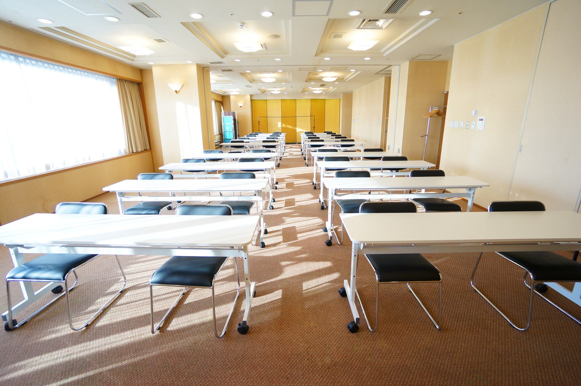 【レンタルスペース@名鉄 小牧駅②】36名収容♪光Wi-Fi/プロジェクタ/マイク無料！会議/セミナー/研修/撮影/動画配信の写真5