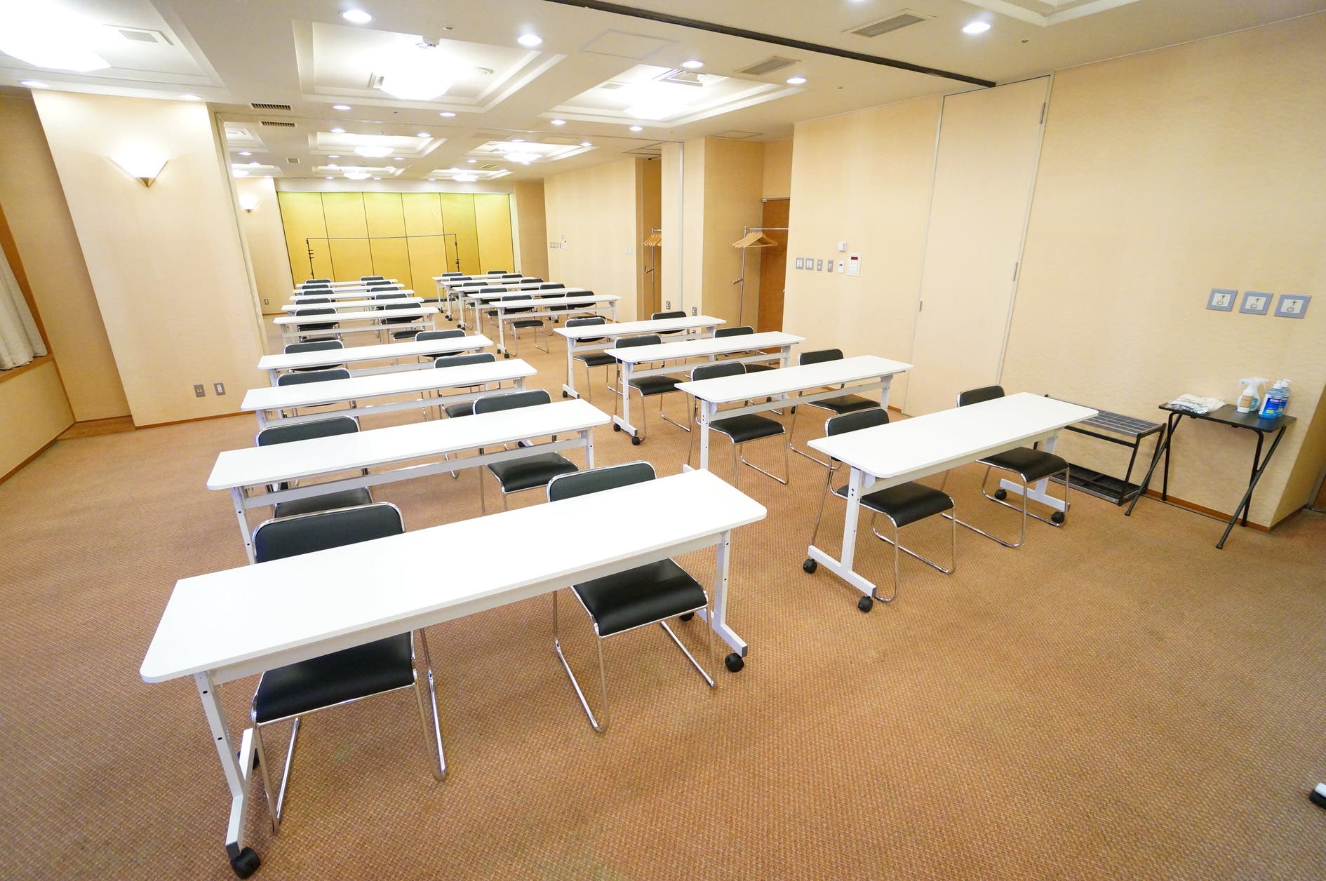 【レンタルスペース@名鉄 小牧駅②】36名収容♪光Wi-Fi/プロジェクタ/マイク無料！会議/セミナー/研修/撮影/動画配信の写真7
