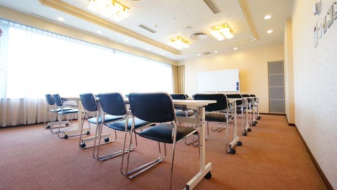 【レンタルスペース@名鉄 小牧駅③】20名収容♪光Wi-Fi/プロジェクタ無料!会議/セミナー/ワークショップの写真2