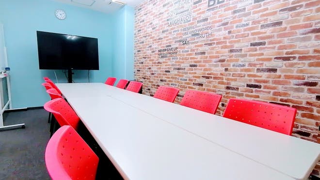 【秋葉原3分・12名】地下1階で音出しOK🎷ボドゲ🍀高速Wi-Fi・大型モニター全て無料【お気軽会議室#AKIBA】の写真1