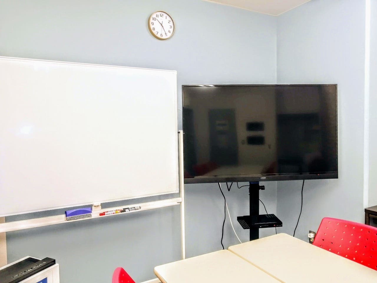 【秋葉原3分・12名】地下1階で音出しOK🎷ボドゲ🍀高速Wi-Fi・大型モニター全て無料【お気軽会議室#AKIBA】の写真7